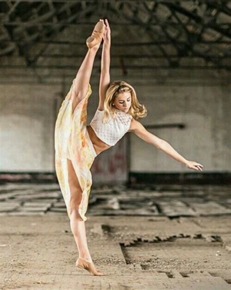 Really Miss You Chloe Dancemoms Why Did You Go Chloe Lukasiak Dance Poses Dance