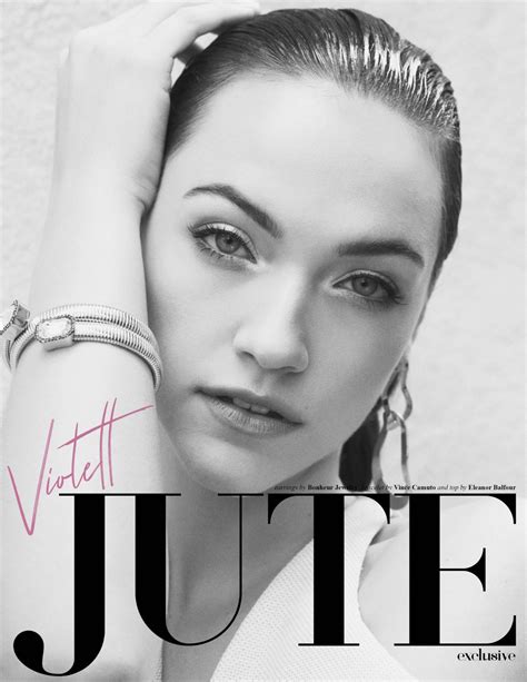 Violett Beane Nue 35 Photos Biographie News De Stars Les Stars Nues