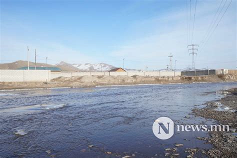 Фото Шар усны үер бууж айлууд усанд автжээ News Mn