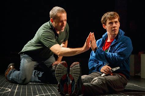 Кино Странна нощна случка с куче