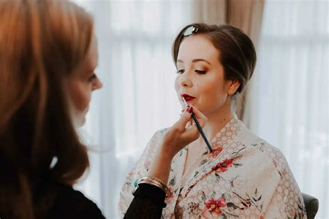 4 Tips To Find Your Perfect Wedding Make Up Artist