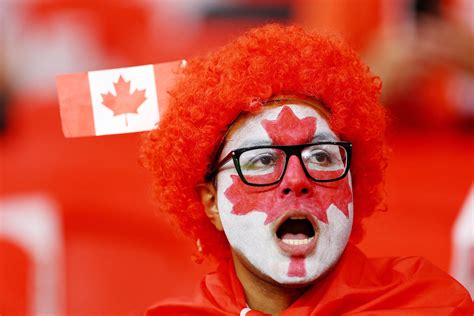 포토버스 월드컵 최고의 인싸는 누구개성 넘치는 32개국 축구 팬 패션 중앙일보