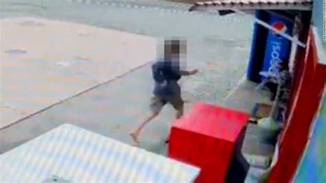 As Una Mujer Escap De Su Presunto Secuestrador Tras Estar Un A O Atrapada Cnn Video