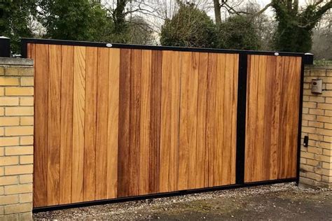 Split Driveway Gates 3 4 Split Gates Gates And Fences Uk