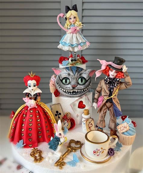 ФИГУРКИ ИЗ МАСТИКИ МОСКВА On Instagram Алиса в стране чудес ️🤍 Figuresculpture Sugarsculpture