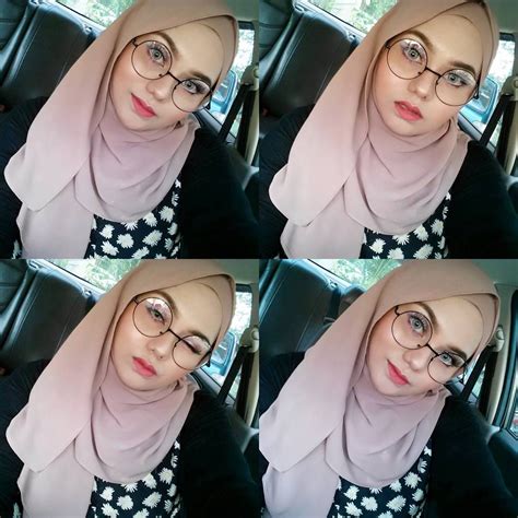 Awek Cermin Mata Awek Comil