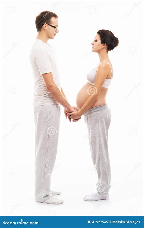 Giovani Coppie Attraenti Madre Incinta E Padre Felice Immagine Stock Immagine Di Brunetta