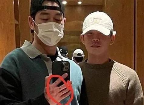 刘亚仁恋情，韩国男星刘亚仁疑似公开与男朋友的恋情可可情感网