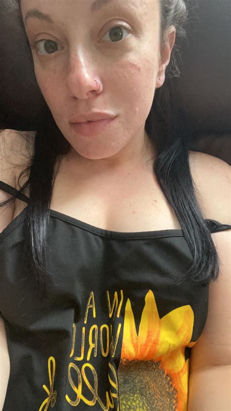 No Bra Cause Its Too Hot Brah 👀 F31 R Braless