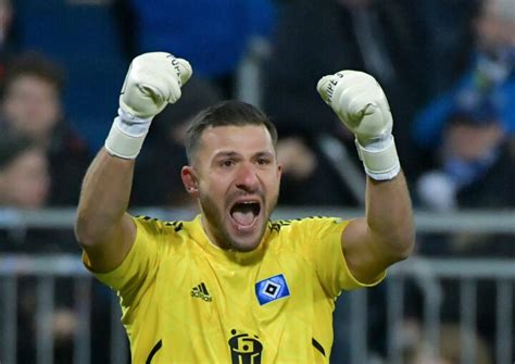 Jetzt Schon Spitze Hsv Keeper Heuer Fernandes Stellt Saison Bestmarke Ein