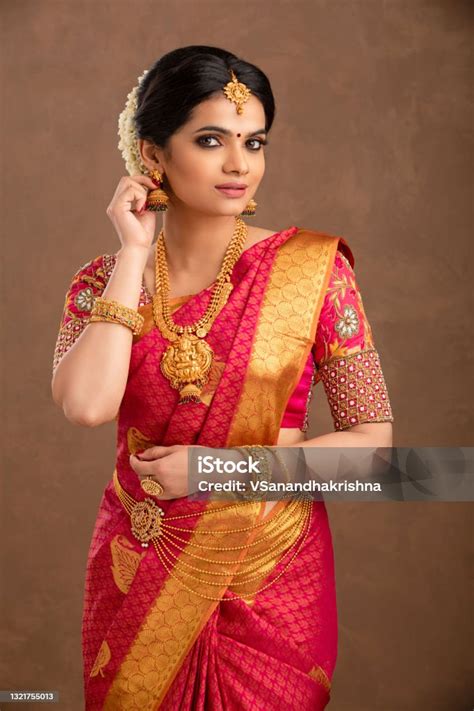 Cantik India Muda Hindu Pengantin Foto Stok Unduh Gambar Sekarang