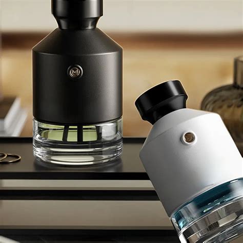 Wholesale Private Label Empty Bottle Custom Aroma 200ml Luxury Glass Reed Diffuser With Sticks