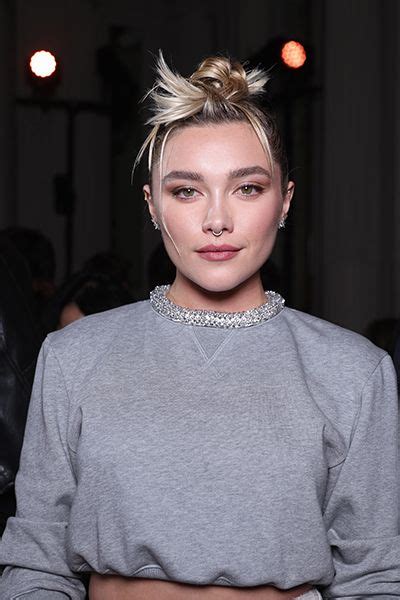 Florence Pugh Stuns In See Through Skirt At Valentinos Aw23 Paris