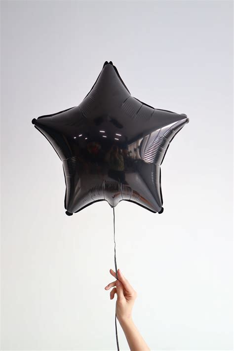 ЗВЕЗДЫ СЕРДЦА КРУГИ Фольгированный шар круг серебро 48 см купить в интернет магазине