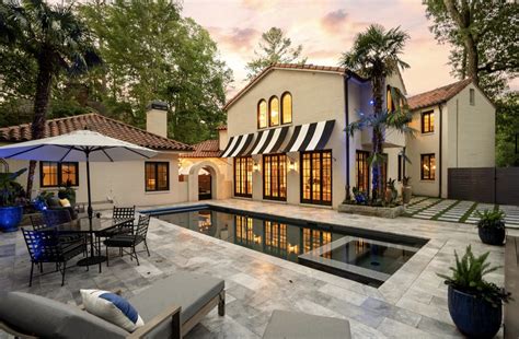 John Merideth Higgins Inks Facebook