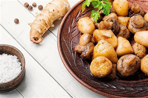 샴피뇽 버섯을 곁들인 예루살렘 아티초크 구이감자와 버섯 구이채식 음식 예루살렘 아티초크 구이 사진 배경 및 무료 다운로드를위한 그림 Pngtree
