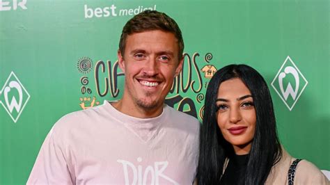 Max Kruse Verrät Diese Stellung Beim Sex Mag Er Besonders Seine Frau Hat Keine Ahnung