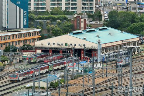 [열차한컷] 대구권 광역鐵 전동차 첫선 국내 최초 2칸짜리 대형전철