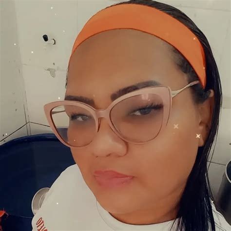 Adrielly Santana Adrielle1990 • Threads Say More