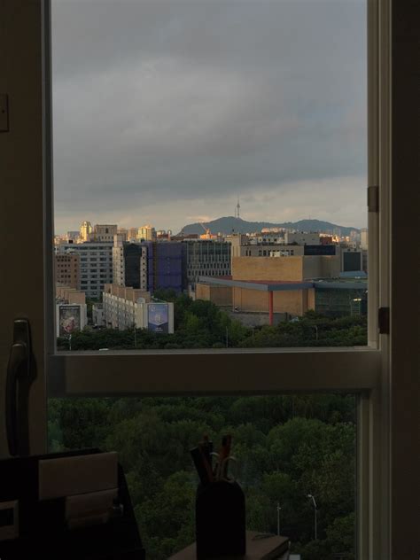 영감이 솔솔~💫 피어 오르는 디자이너의 홈 오피스 공간 하이홈스