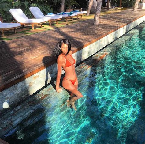 Sexy Star Swimsuit Photos The Hottest Bikinis And Beach Selfies