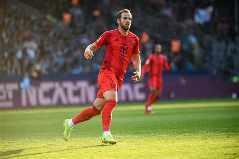 Złoty But Harry Kane Dopada Mohameda Salaha Robert Lewandowski Trzyma