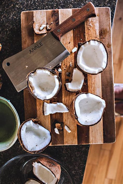How To Open A Coconut In Easy Ways Simply Suwanee