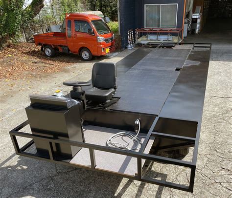 移動ステージのベース車両2台を納車しました！ 株式会社 シンクトゥギャザー