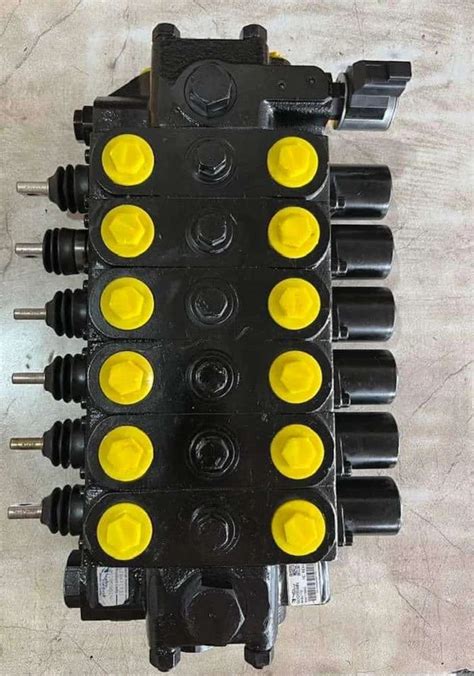 Jcb Loader Valve Block At ₹ 5500 Piece Vadodara Id 2854902100730