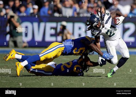 Seattle Seahawks Cornerback Deandre Elliott Right Runs Around Los