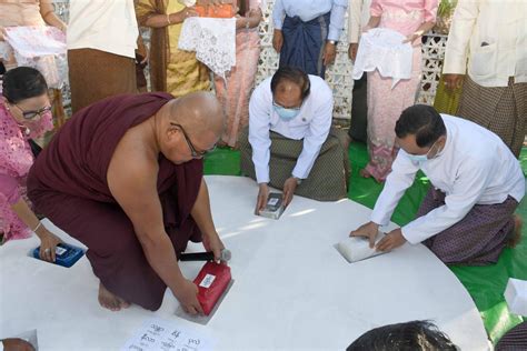 ရခိုင်ပြည်နယ်ဝန်ကြီးချုပ် ဒေါက်တာ အောင်ကျော်မင်း ဓမ္မစရိယ နိကာယကျောင်းတိုက် ပရိဝုဏ်အတွင်း