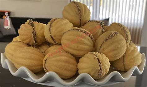 Сладки орехчета рецепта Как се приготвят Сладки орехчета Разтваряме содата в Рецепты