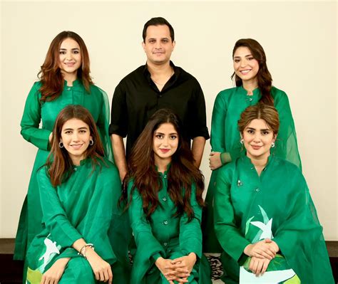 Sinf E Naazuk To Sinf E Aahan Sajal Yumna Syra Kubra And Ramsha Unite For Mega Project