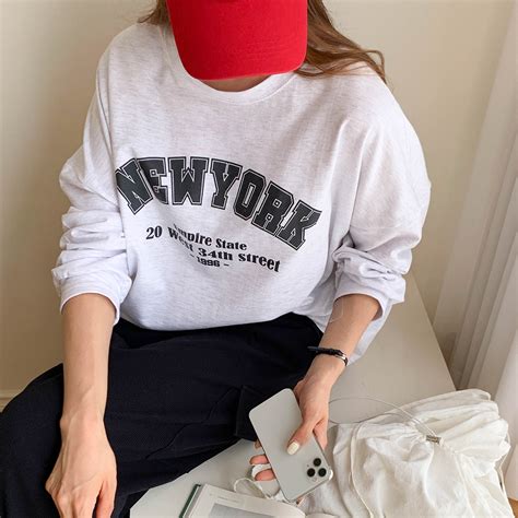 리엘라 라호나 라운드넥 레터링 베이직 맨투맨