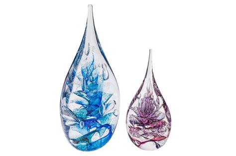 Teardrop Paperweight With Encased Ashes 19 And 26cm Remembrance