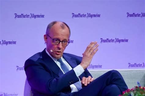 Новый канцлер ФРГ Мерц заявил что планирует вскоре посетить Украину