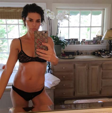 Times Lisa Rinna Proved She S Still Hot AF