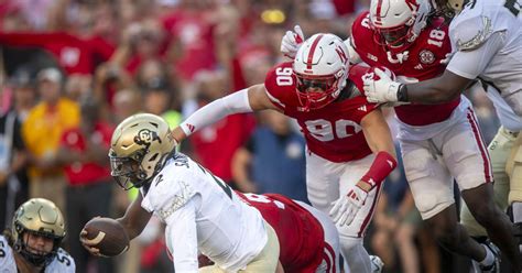Nebraska Football Dominates Colorado In 28 10 Win
