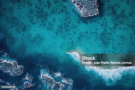 해변과 파도가 위에서 나옵니다 푸른 바다의 조감도 무인 항공기의 상단보기 0명에 대한 스톡 사진 및 기타 이미지 0명 라틴 아메리카 멕시코 Istock