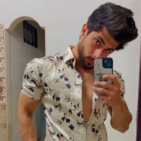 Dev Arora Devesh Aroraa • Threads Say More