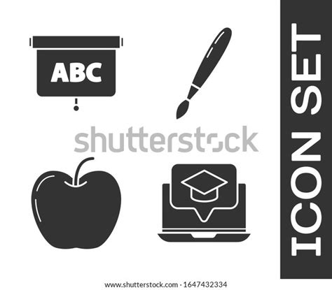 Set Graduation Cap On Screen Laptop Stock Vector Royalty Free 1647432334 Shutterstock