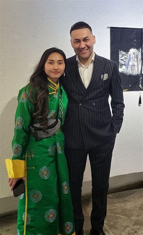 Orgil Үзэсгэлэнт үзэсгэлэнгийн үзэсгэлэнт эзэнтэй нь Дэлхийн хэмжээнд танигдаж олон улсад