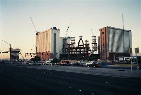 The Excalibur Under Construction In 1989 Vegas Vacation Las Vegas