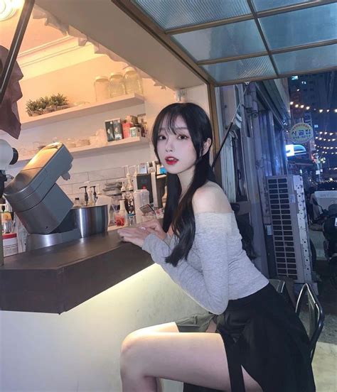 우한경에 있는 핀 얼짱 소녀 여자 교복 아시아의 아름다움