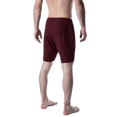 Yoga Crow™ Mens Pocketless Swerve Yoga Shorts With Liner In Madrone