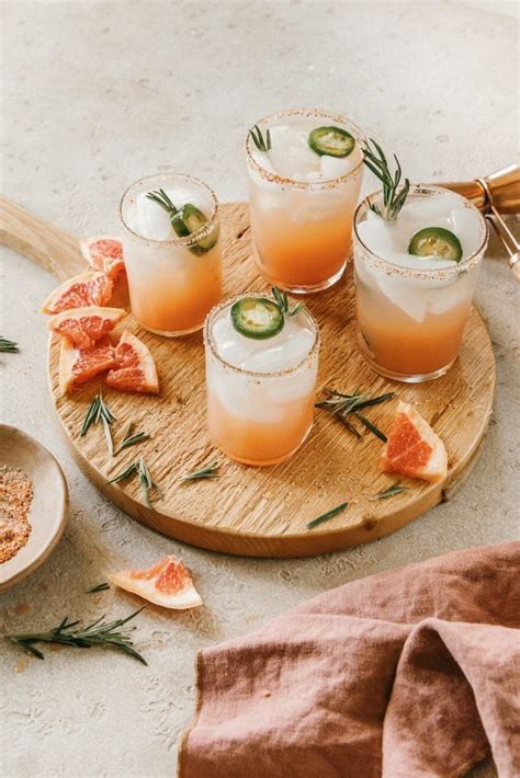 25 Easy And Delicious Beach Picnic Recipes To Savor The Summer