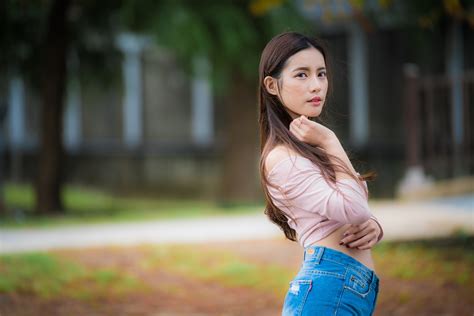 891891 4k 5k Asian Roses Bokeh Brown Haired Glance Hands Mocah Hd Wallpapers
