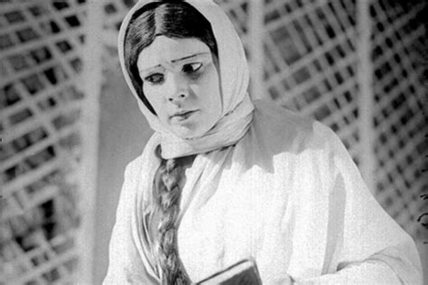 Azərbaycanda Ilk Peşəkar Teatr Təhsili Görmüş Fatma Qədri Kimdir