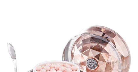 알약 크림·악어 오일·쿠션 향수 화장품 고정관념을 깨다