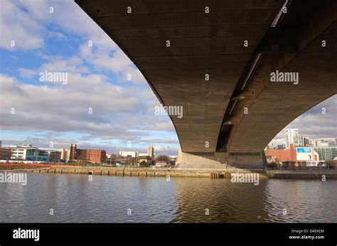 The Kingston Bridge Over The River Clyde In Glasgow Scotland Stock